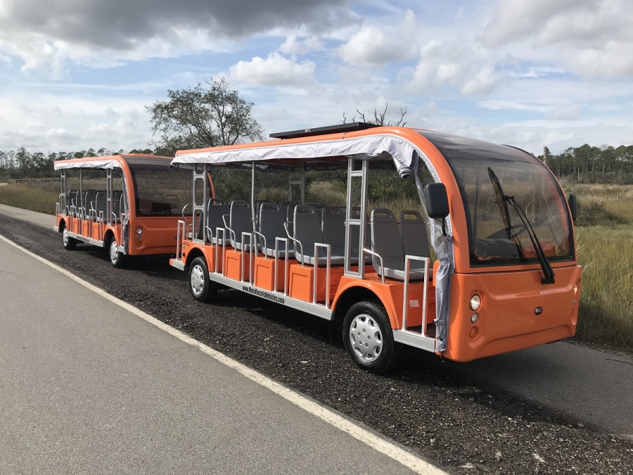 High-Capacity Electric Vehicle: 46-Passenger Tram | Moto Electric Vehicles