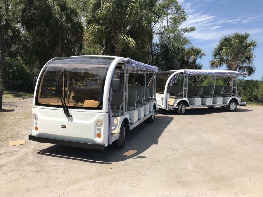 High-Capacity Electric Vehicle: 46-Passenger Tram | Moto Electric Vehicles