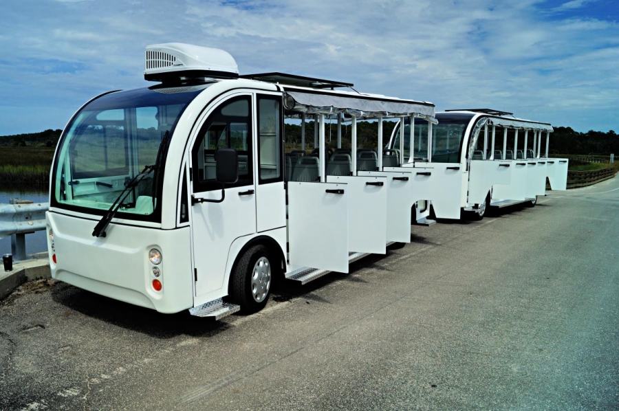High-Capacity Electric Vehicle: 46-Passenger Tram | Moto Electric Vehicles