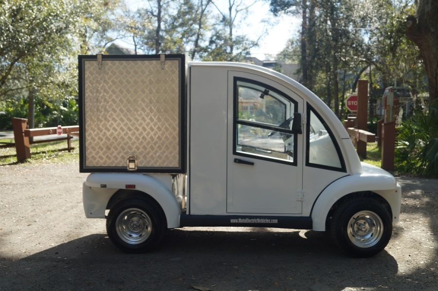Two-Passenger Golf Cart for Sale | Enclosed Utility Vehicle | Moto ...